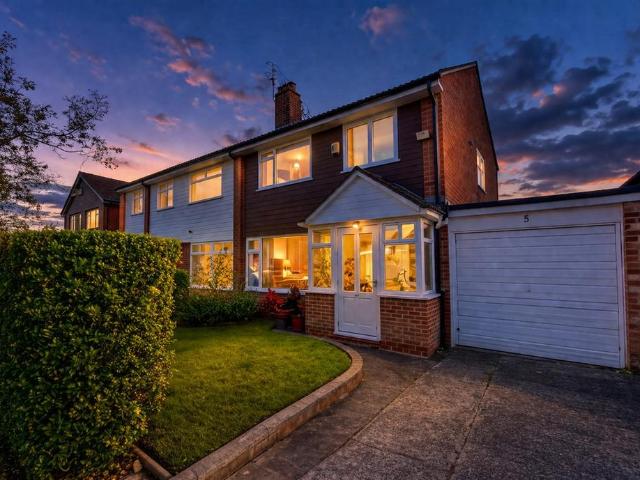 3 bedroom semi detached house for sale