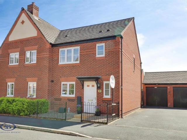 3 bedroom semi detached house for sale