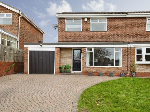 3 bedroom semi detached house for sale