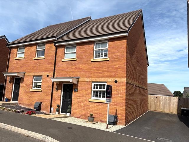 3 bedroom semi detached house for sale