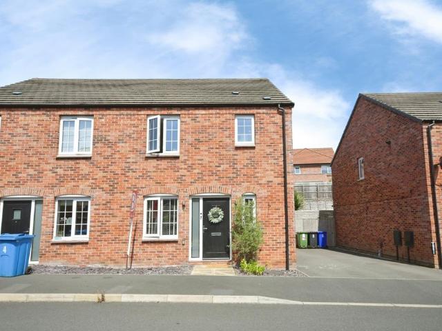 3 bedroom semi detached house for sale