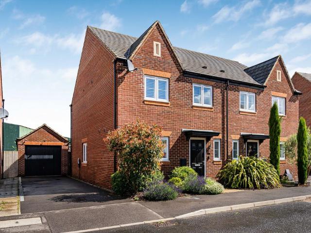 3 bedroom semi detached house for sale