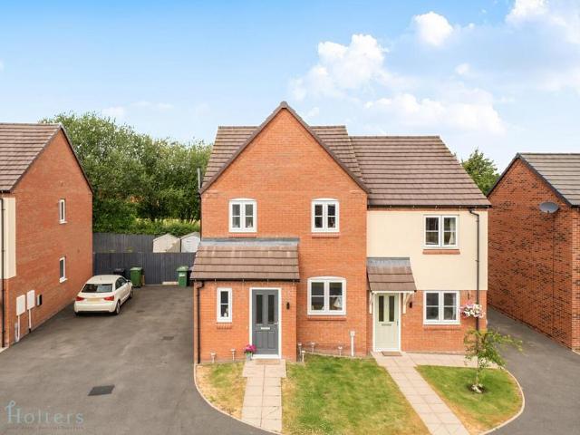 3 bedroom semi detached house for sale