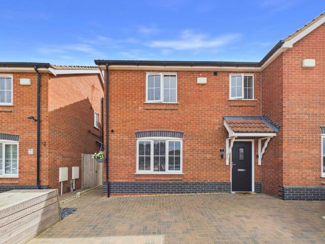 3 bedroom semi detached house for sale