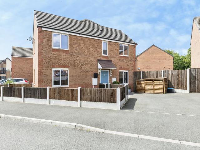 3 bedroom semi detached house for sale