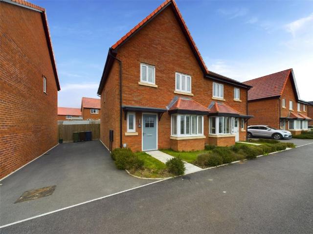 3 bedroom semi detached house for sale