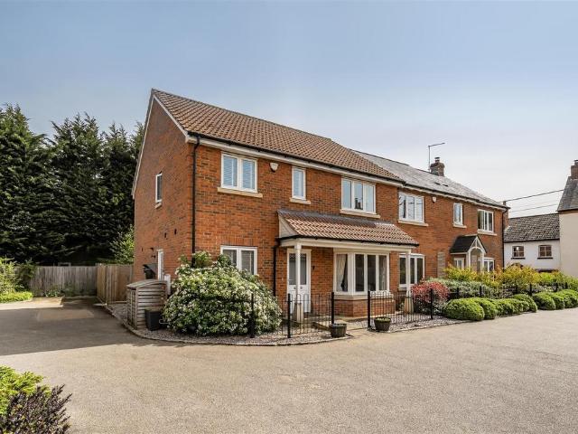 3 bedroom semi detached house for sale