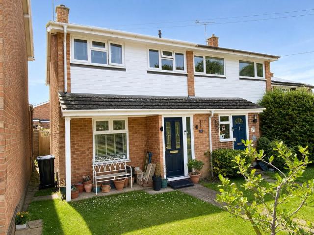 3 bedroom semi detached house for sale