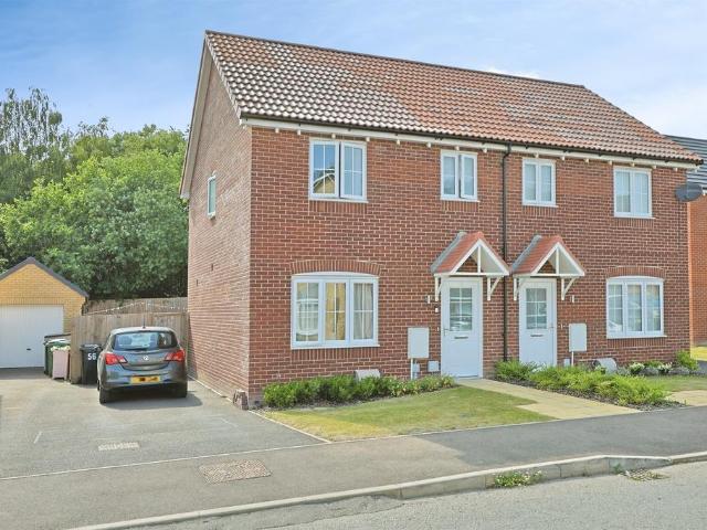 3 bedroom semi detached house for sale