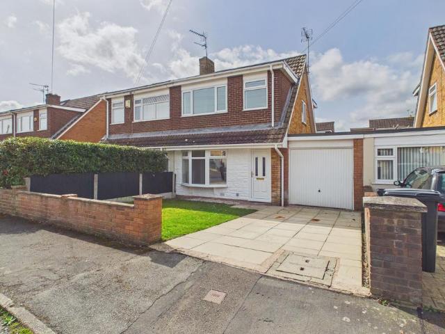3 bedroom semi detached house for sale