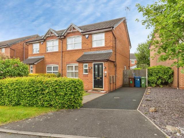 3 bedroom semi detached house for sale