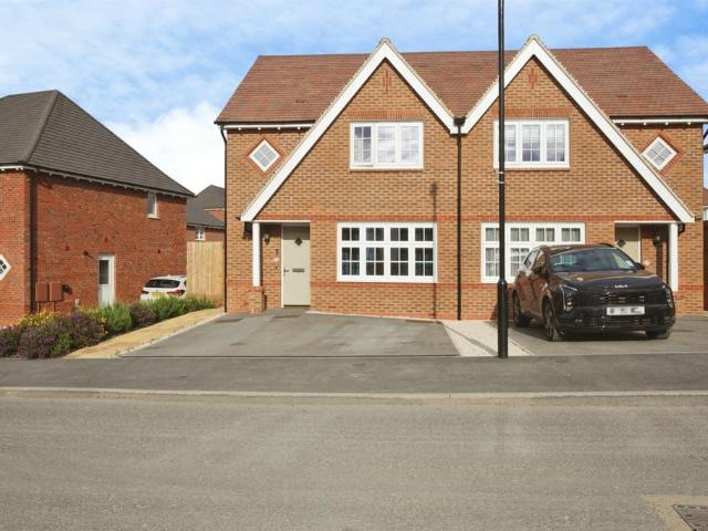 3 bedroom semi detached house for sale