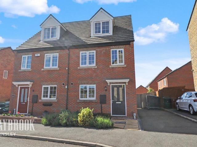 3 bedroom semi detached house for sale