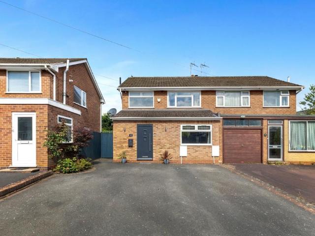 3 bedroom semi detached house for sale