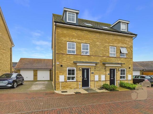 3 bedroom semi detached house for sale