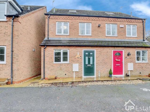 3 bedroom semi detached house for sale