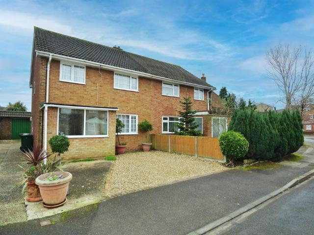 3 bedroom semi detached house for sale