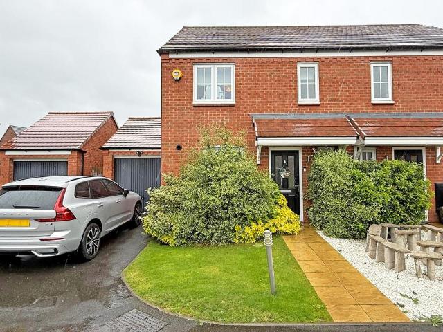 3 bedroom semi detached house for sale
