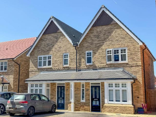 3 bedroom semi detached house for sale