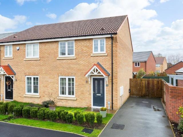 3 bedroom semi detached house for sale