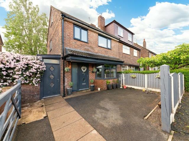 3 bedroom semi detached house for sale