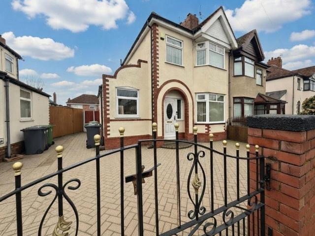 3 bedroom semi detached house for sale