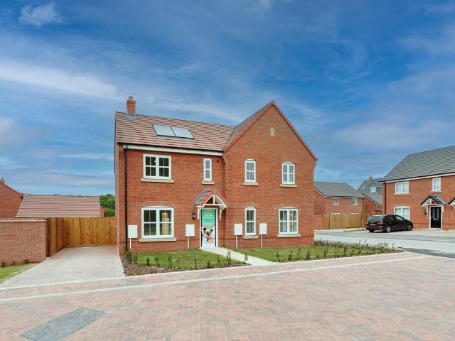3 bedroom semi detached house for sale
