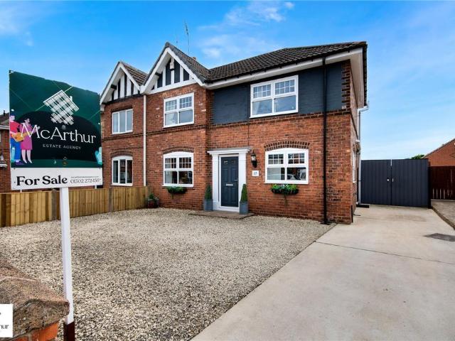 3 bedroom semi detached house for sale