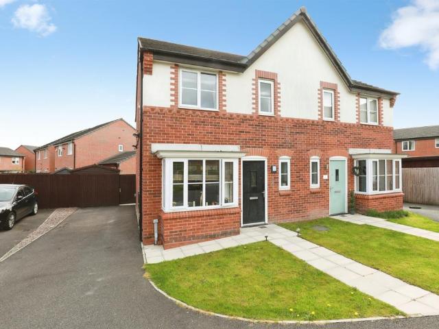 3 bedroom semi detached house for sale