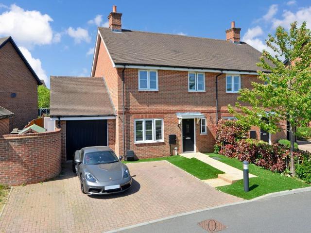 3 bedroom semi detached house for sale