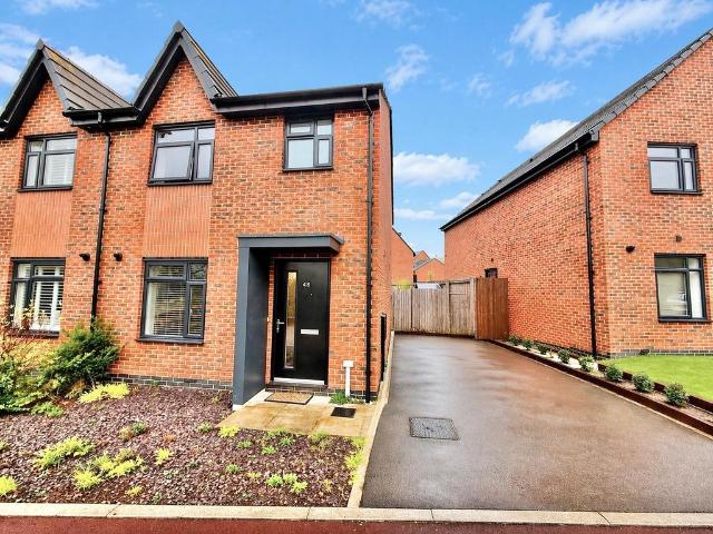 3 bedroom semi detached house for sale