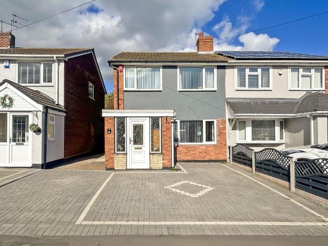 3 bedroom semi detached house for sale