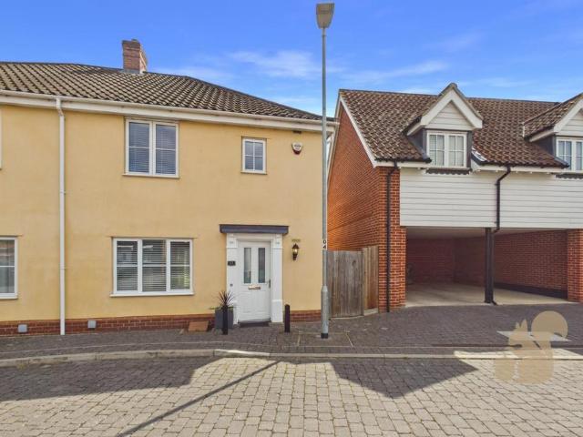 3 bedroom semi detached house for sale