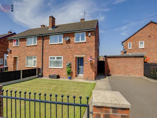 3 bedroom semi detached house for sale