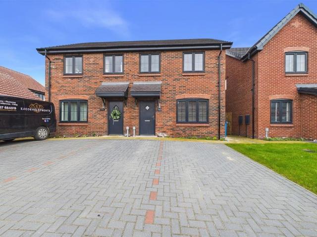 3 bedroom semi detached house for sale