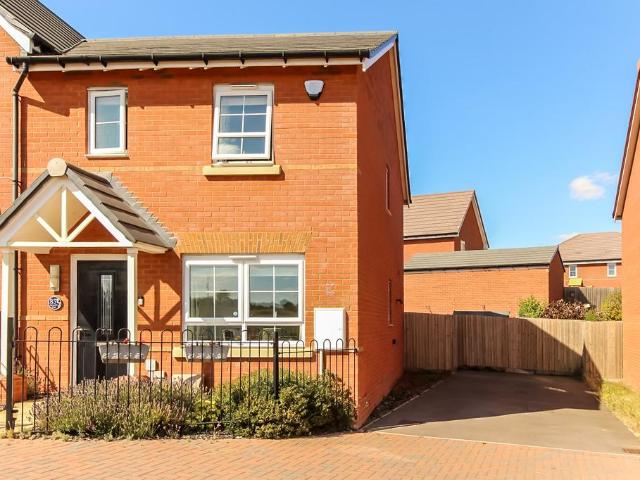 3 bedroom semi detached house for sale