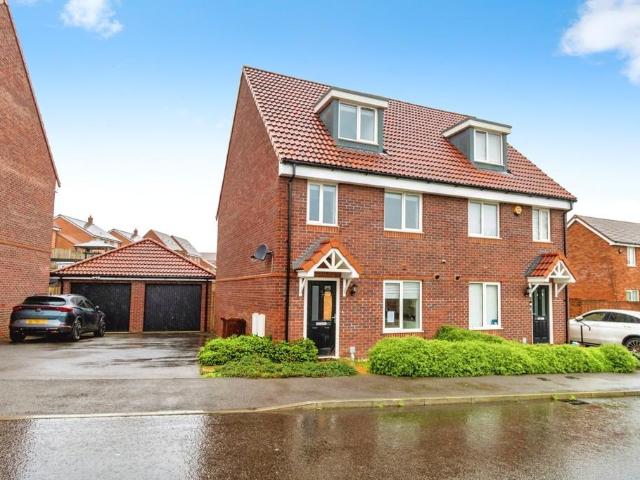 3 bedroom semi detached house for sale