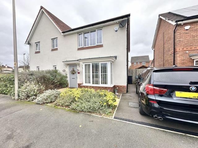 3 bedroom semi detached house for sale