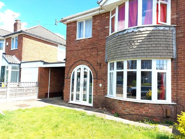 3 bedroom semi detached house for sale
