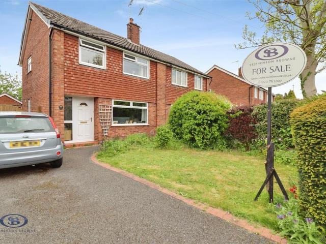 3 bedroom semi detached house for sale