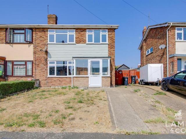 3 bedroom semi detached house for sale