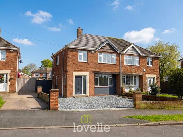 3 bedroom semi detached house for sale