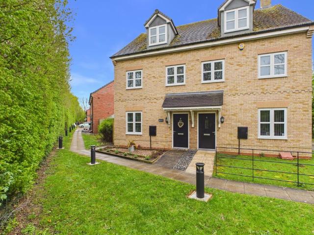 3 bedroom semi detached house for sale
