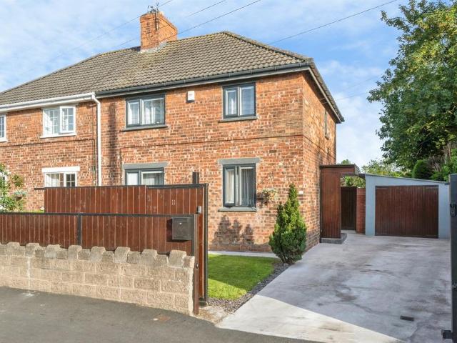 3 bedroom semi detached house for sale