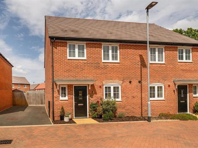 3 bedroom semi detached house for sale