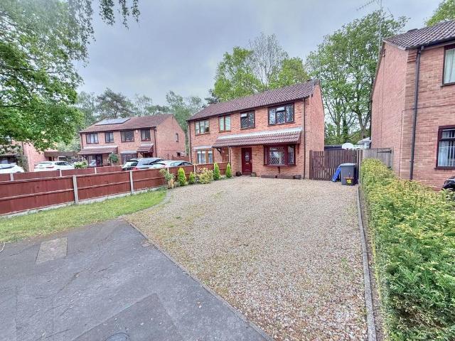 3 bedroom semi detached house for sale