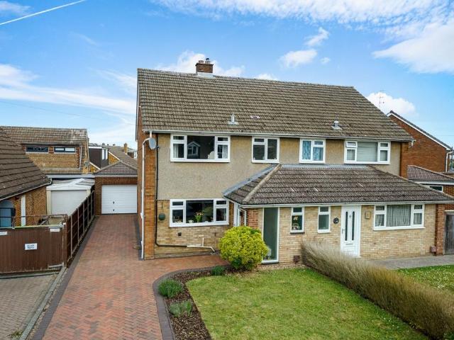 3 bedroom semi detached house for sale
