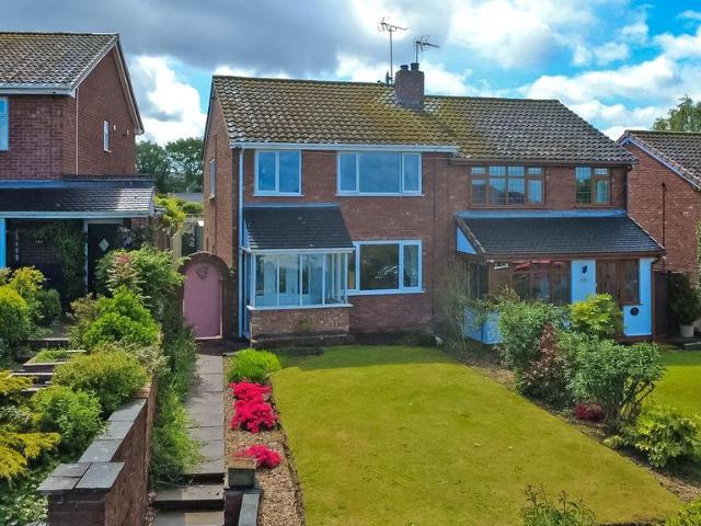 3 bedroom semi detached house for sale