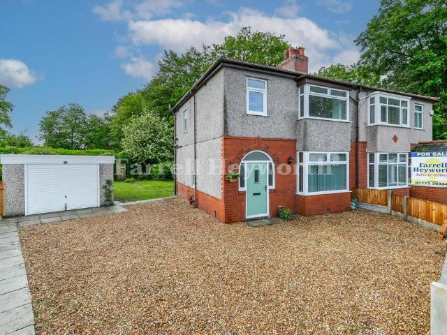 3 bedroom semi detached house for sale
