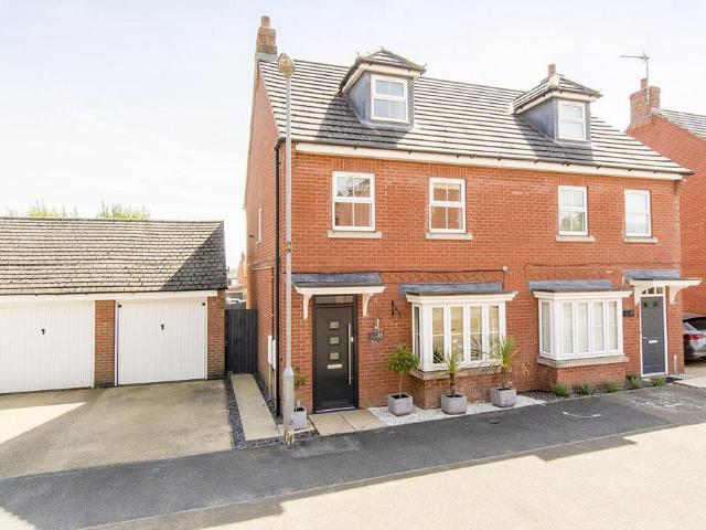 3 bedroom semi detached house for sale